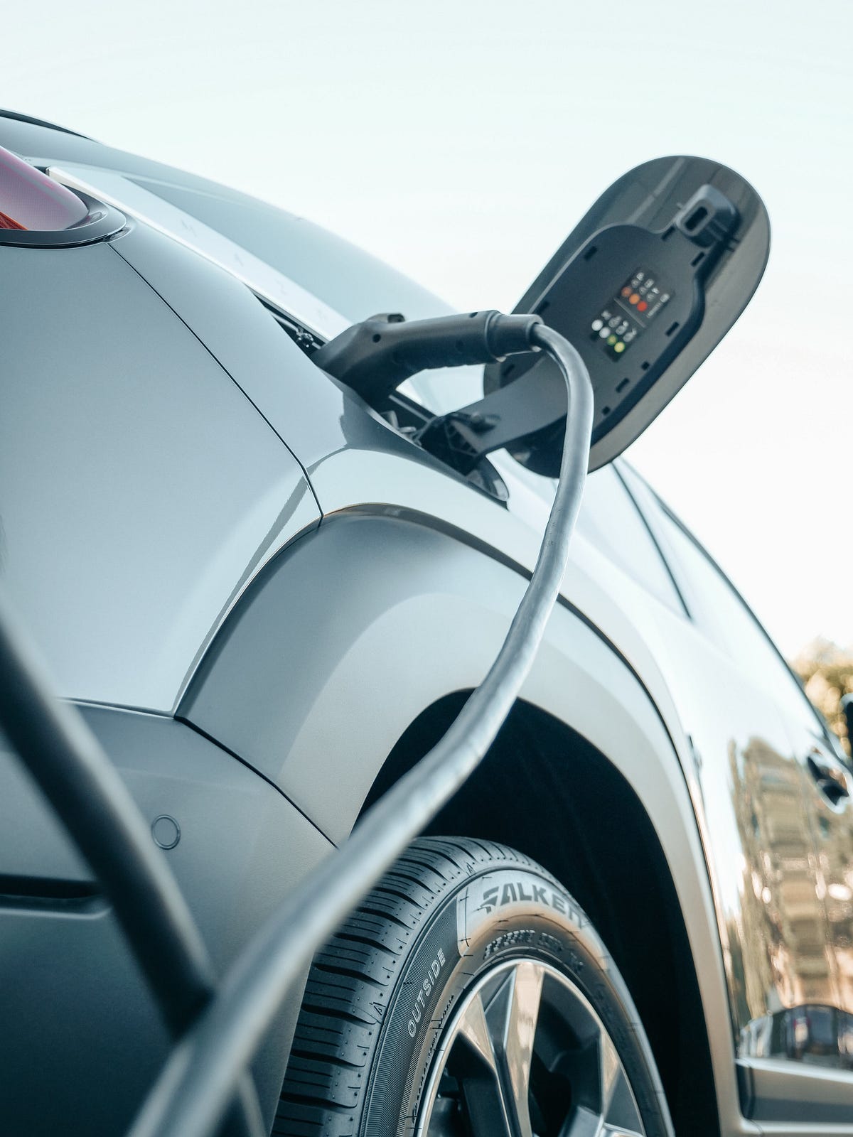 Unlocking the Secrets of Electric Car Battery Longevity | by Tyre World ...