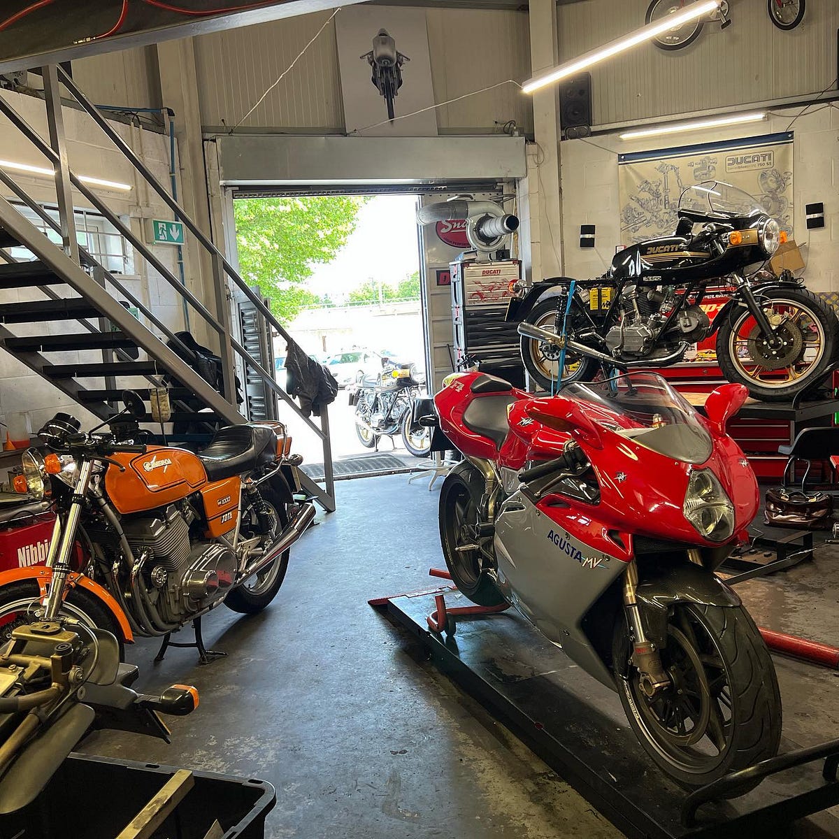 Ducati Motor Garage Greenwich - Ray Petty Meccanica - Medium