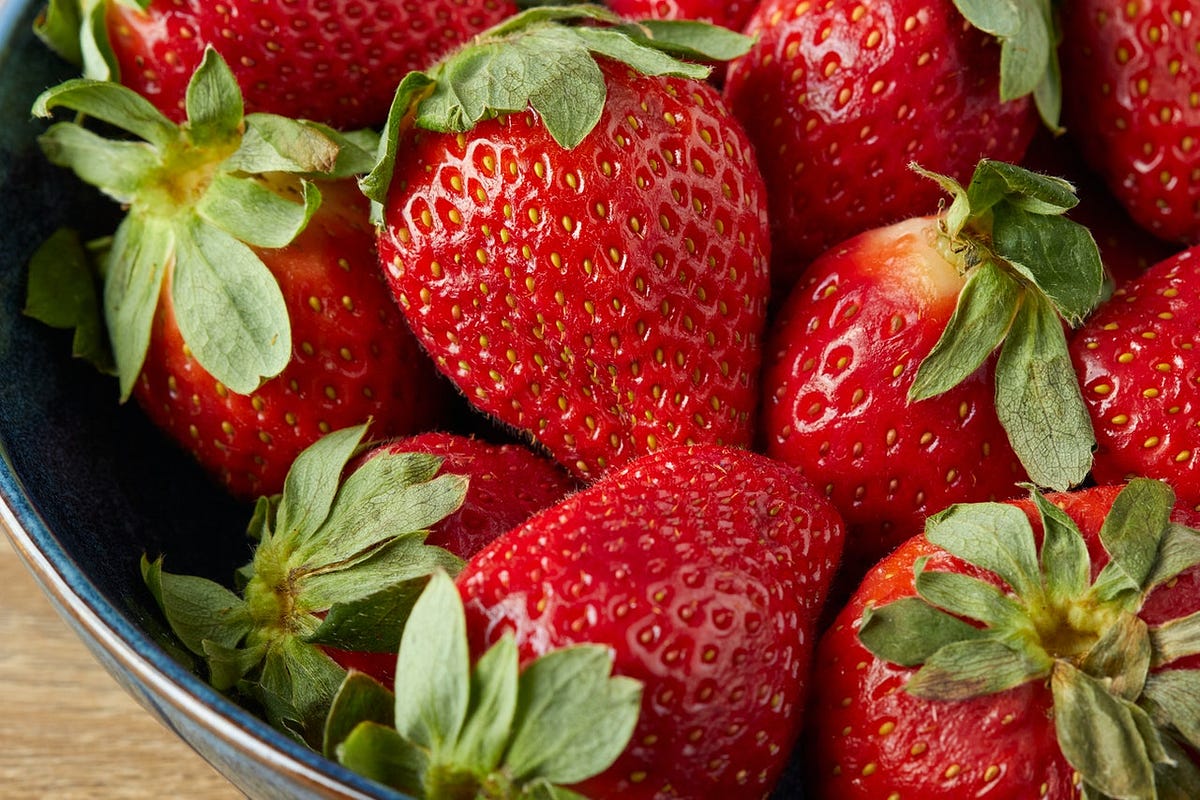 Strawberries: Natural Weight-Loss Foods | by Blissful Blogger | Medium