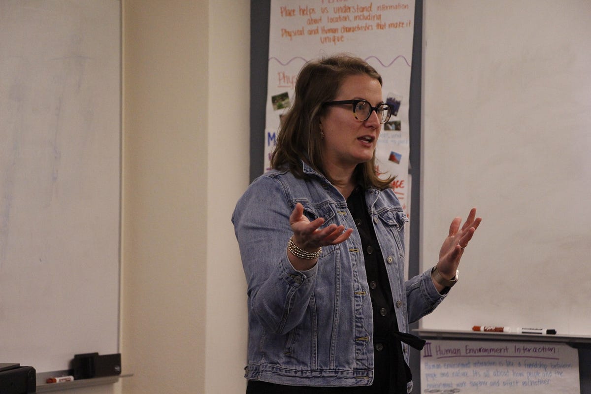 Learning and teaching from experience | by Elena Lor | ROYAL REPORT ...