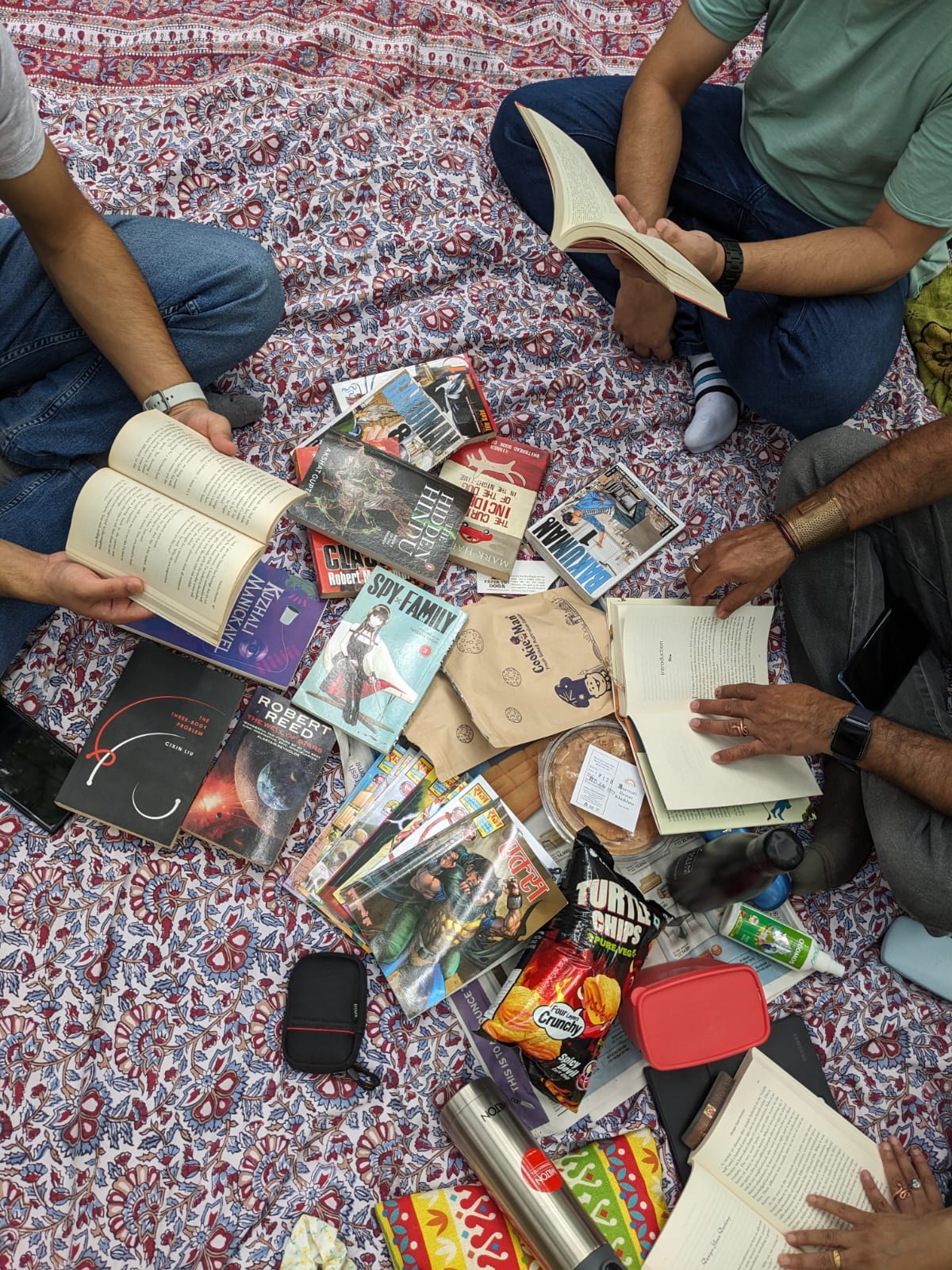 Outdoor Silent Reading : A season of clouds, canopies, books and ...
