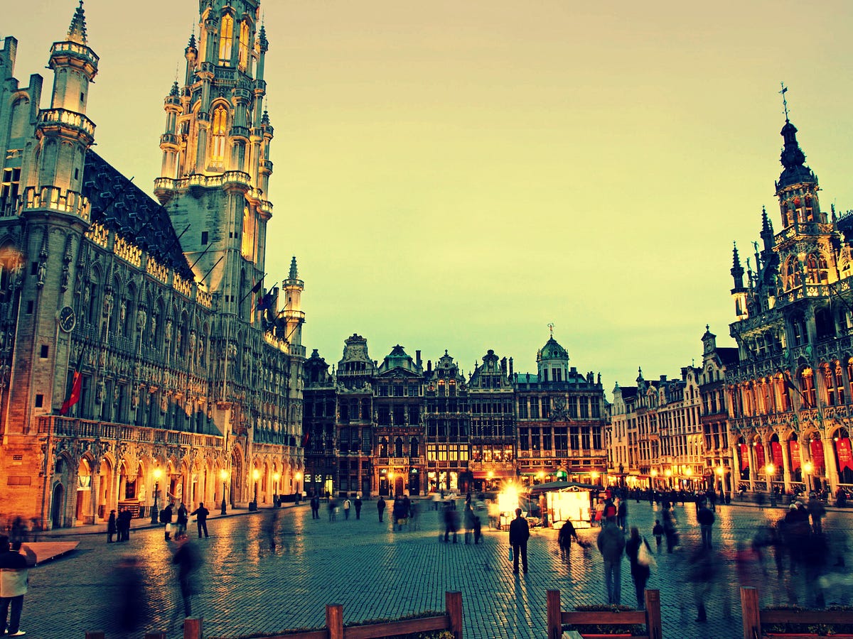 Bruxelles, ma belle. Sommes les mots qui vont tres bien… | by Federico Crippa | Medium