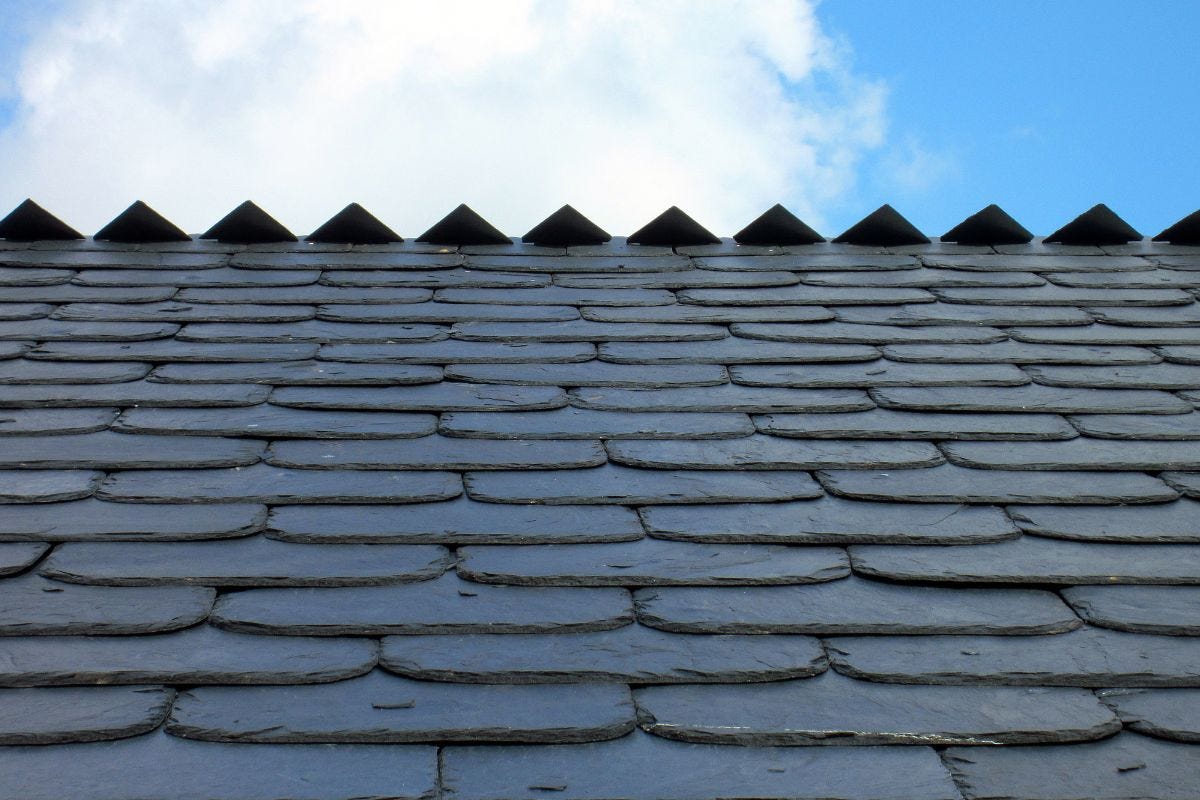 5 Common Signs You Need Slate Roof Repair & How To Fix Them - A ...