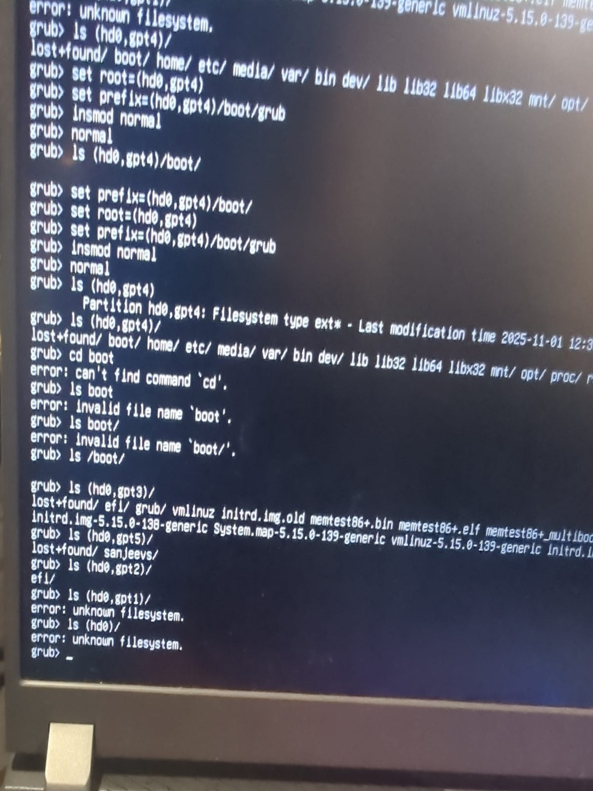 How to Fix an Ubuntu System Stuck on the Boot Screen | by Jaykumaran R ...