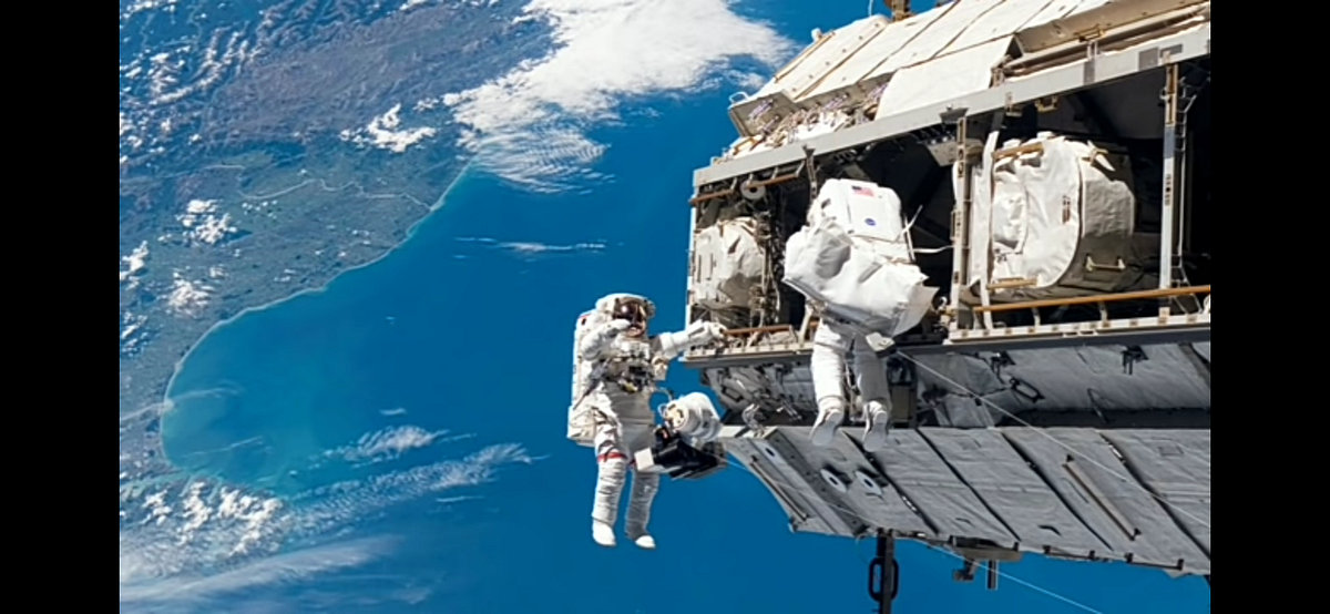 Space sickness! -are our astronauts safe?? | by Vishnu Raj S | Medium