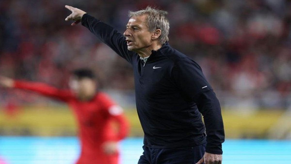 VIP DOMINO | Kontroversi Senyum dan Salaman Klinsmann ke Yordania | by ...