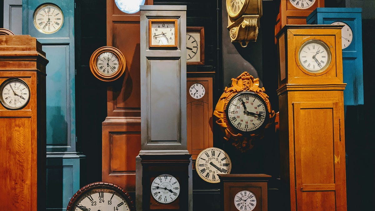 Book reflection: The hours. Novel by Michael Cunningham | by TinaSik ...