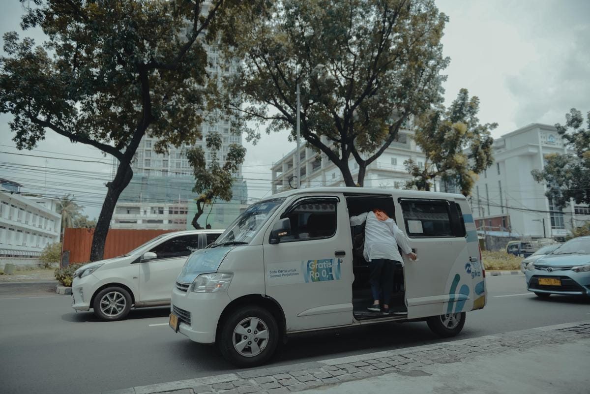 Nikmati Tarif Integrasi JakLingko di Jakarta | by Amira Sofa ...