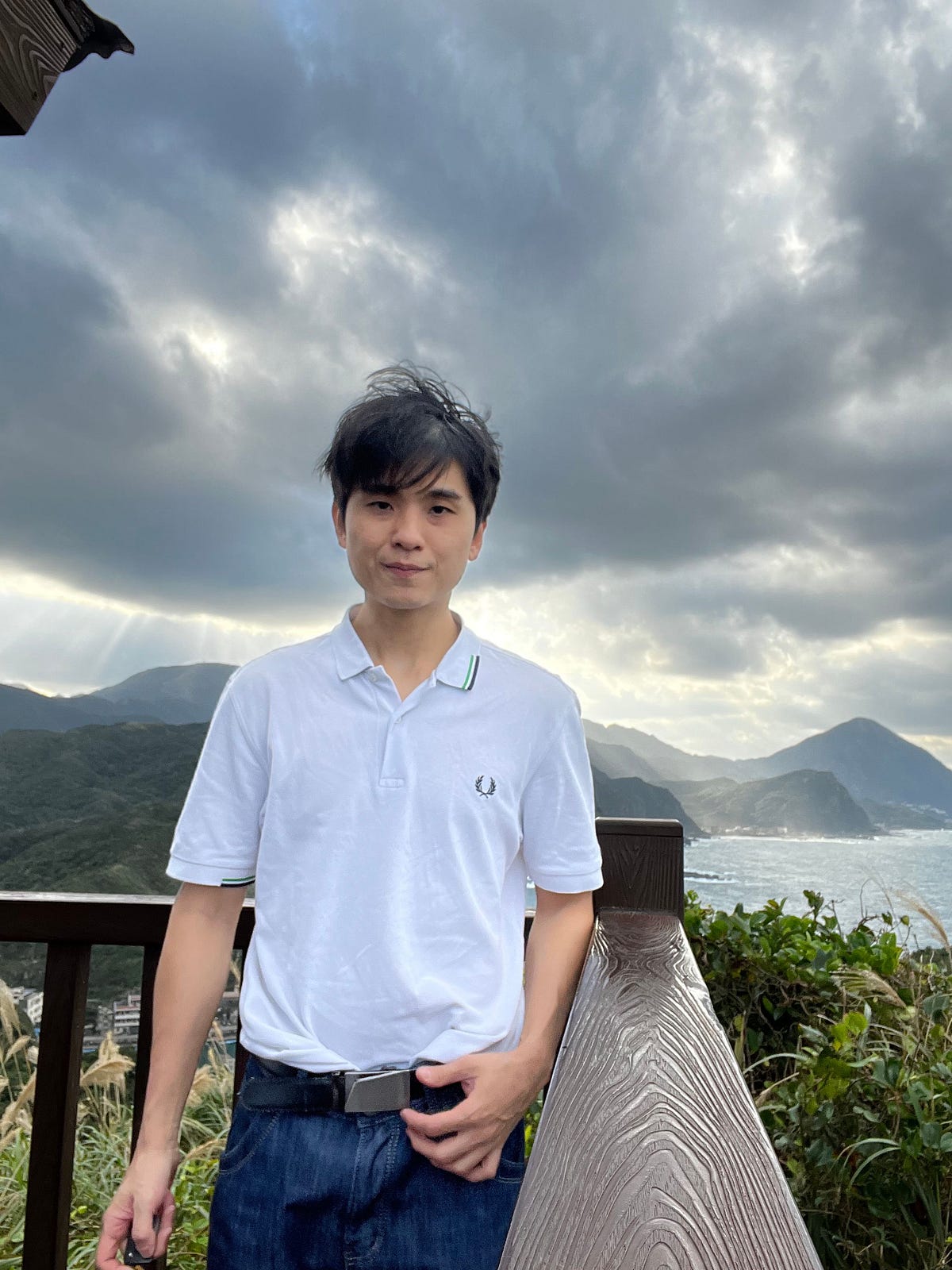 Hong Chong Yi The VR Frontier: Immersive Experiences in Adventure ...