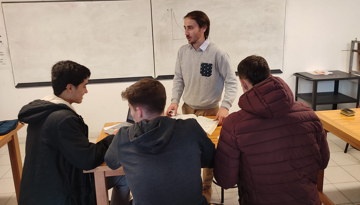 Bridging the Practitioner-Researcher Gap in Uruguay | by PhET Global ...