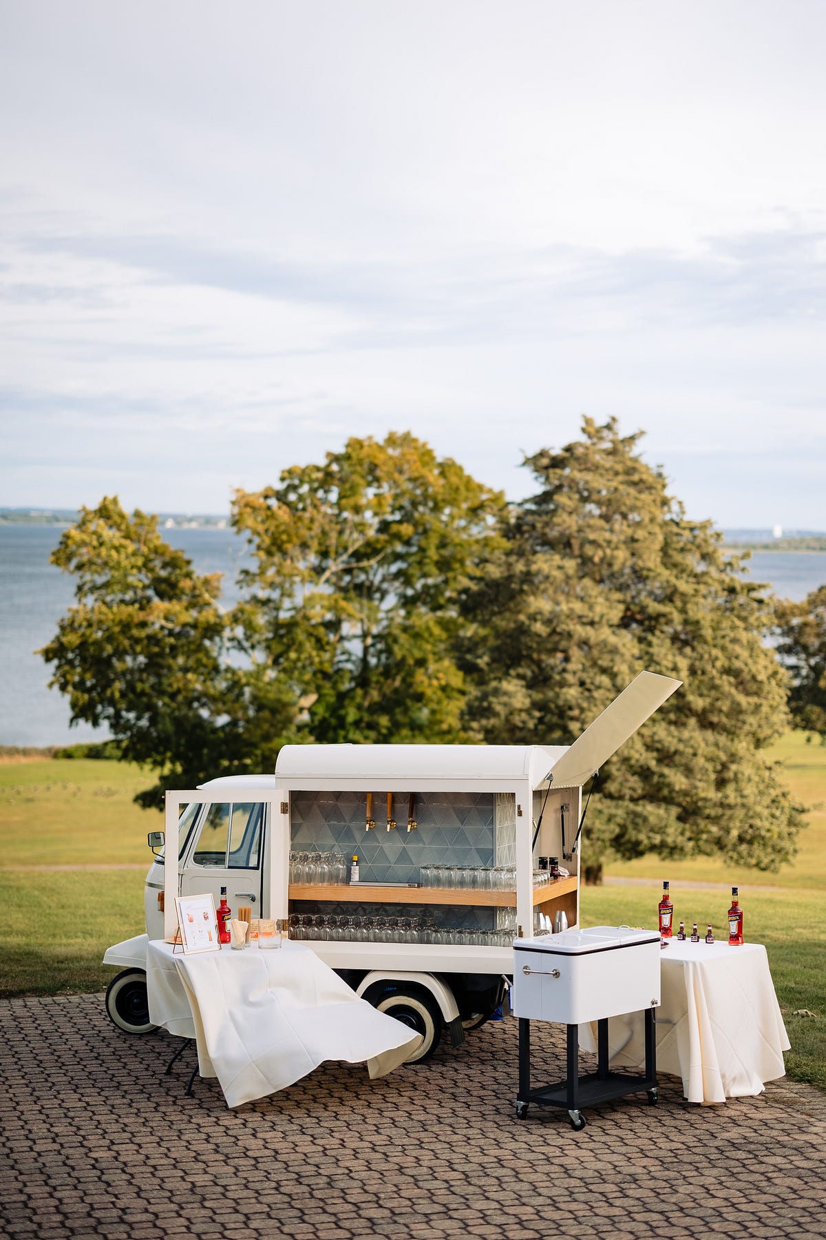 5 Compelling Reasons You Need The Bow Bar at Your Next Event in Rhode ...