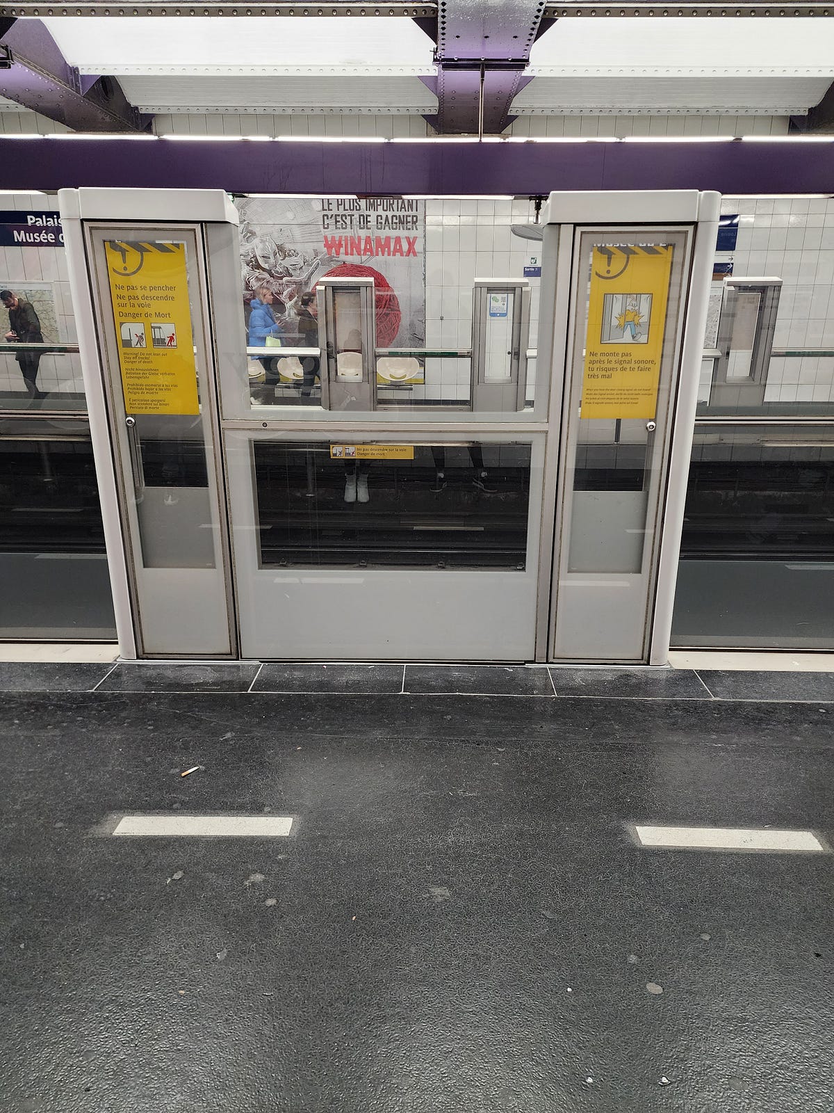 Scary Metro Experience In Paris. 1 Thing Never To Do | by Weirnicole ...