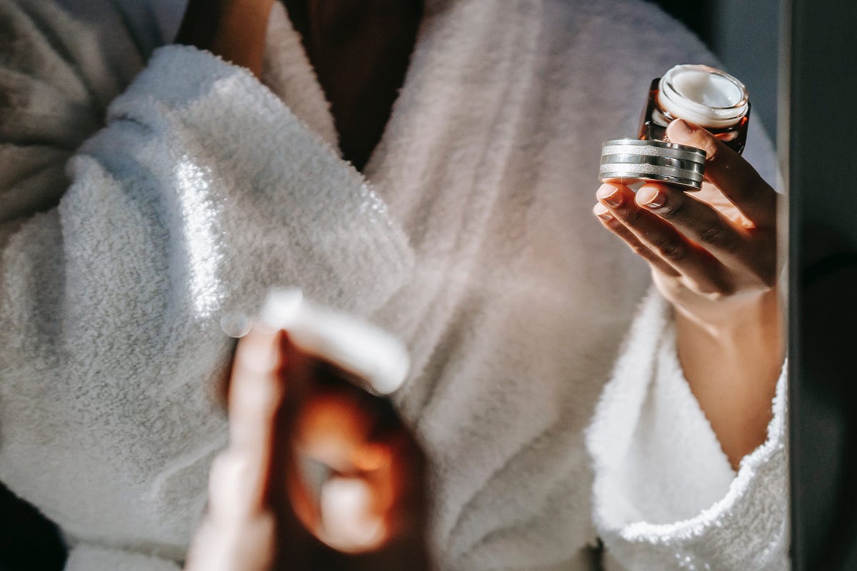 Shielding Sensitivity: A Guide to Sunscreen for Sensitive Skin ...
