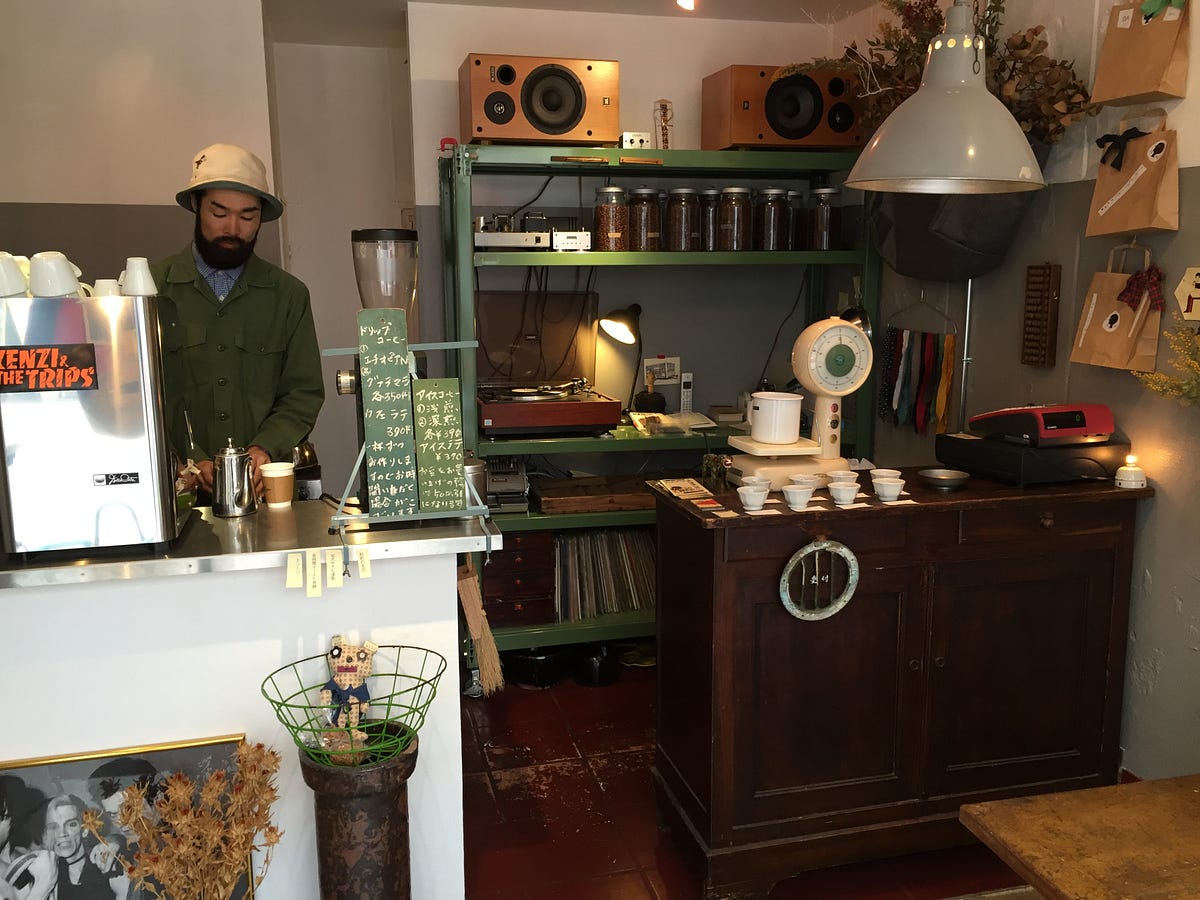 Enjoy freshly roasted coffee beans and exquisite coffee at Damo Kaffee ...