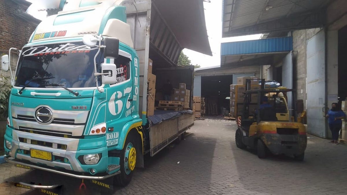 SEWA TRUK TRONTON SURABAYA | WING BOX - PT. Sinar Mulia Bahari - Medium