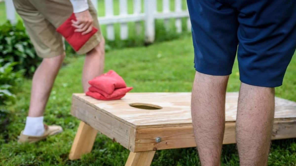Cornhole Throwing Techniques | by Rahau Mihai | Medium