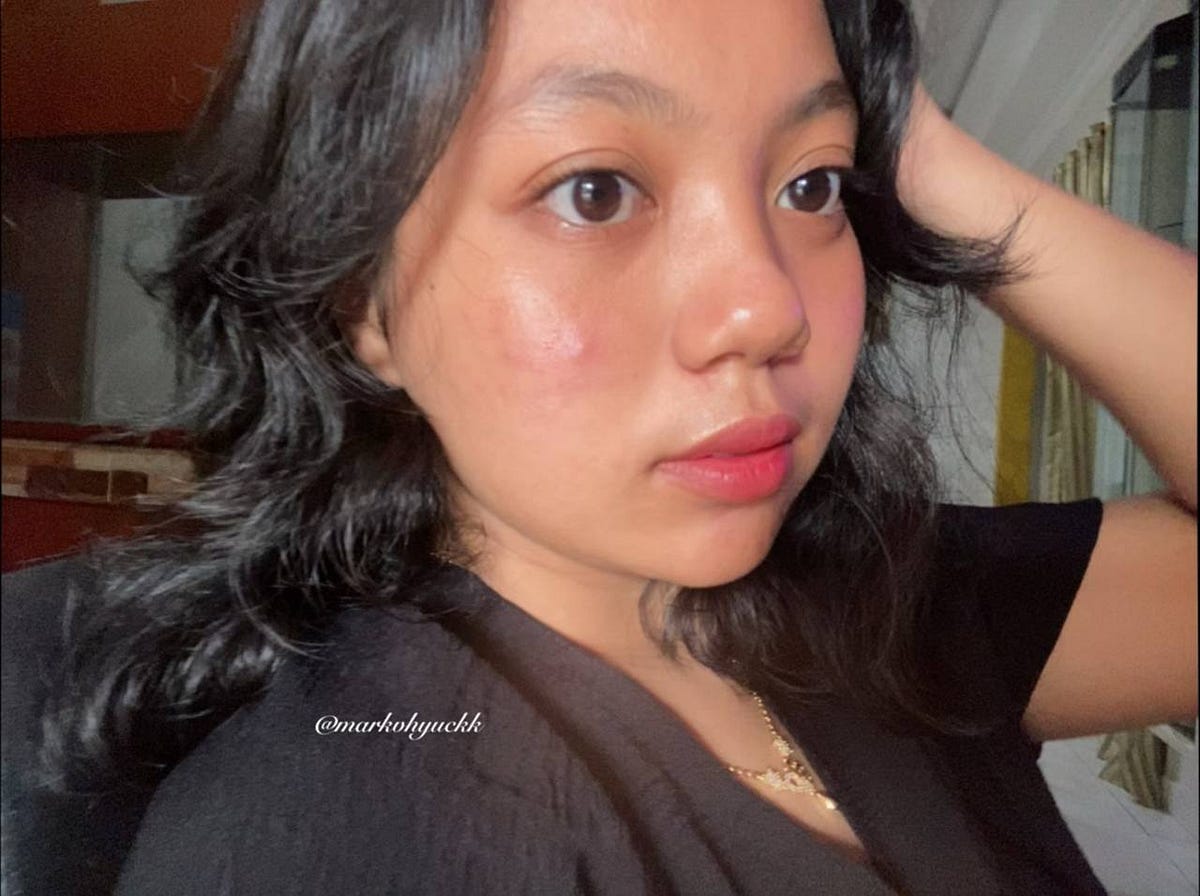 Perempuan yang diciptakan dari senja dan doa. Parasnya menenangkan, jiwanya rumah. | by ...