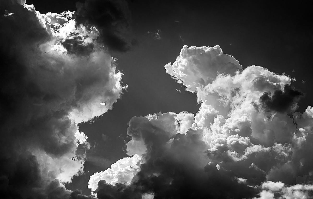 İkilem. Ecrin, sanki odadaki herkes işlediği… | by Sefa Taşkın | Medium