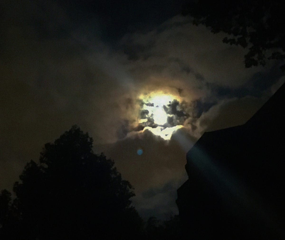 A Keyhole (poem) - Judenpogro - Medium