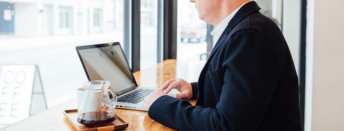 10 LinkedIn Background Photo Ideas to Make Your Profile Truly Stand Out ...