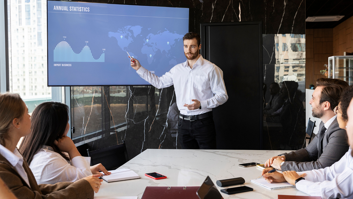Your Guide to Making an Excellent Investor Pitch Deck | by Vinay ...