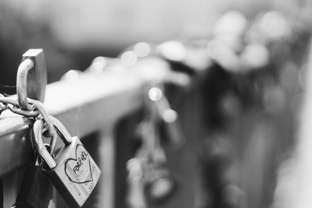 10 Signs You Own a Negative Attachment Style | by Polysavvy | Medium