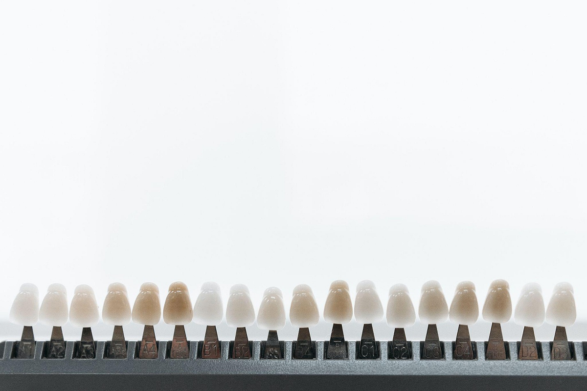 How to Choose the Best Veneers for Your Face Shape | by Alicerosee | Medium
