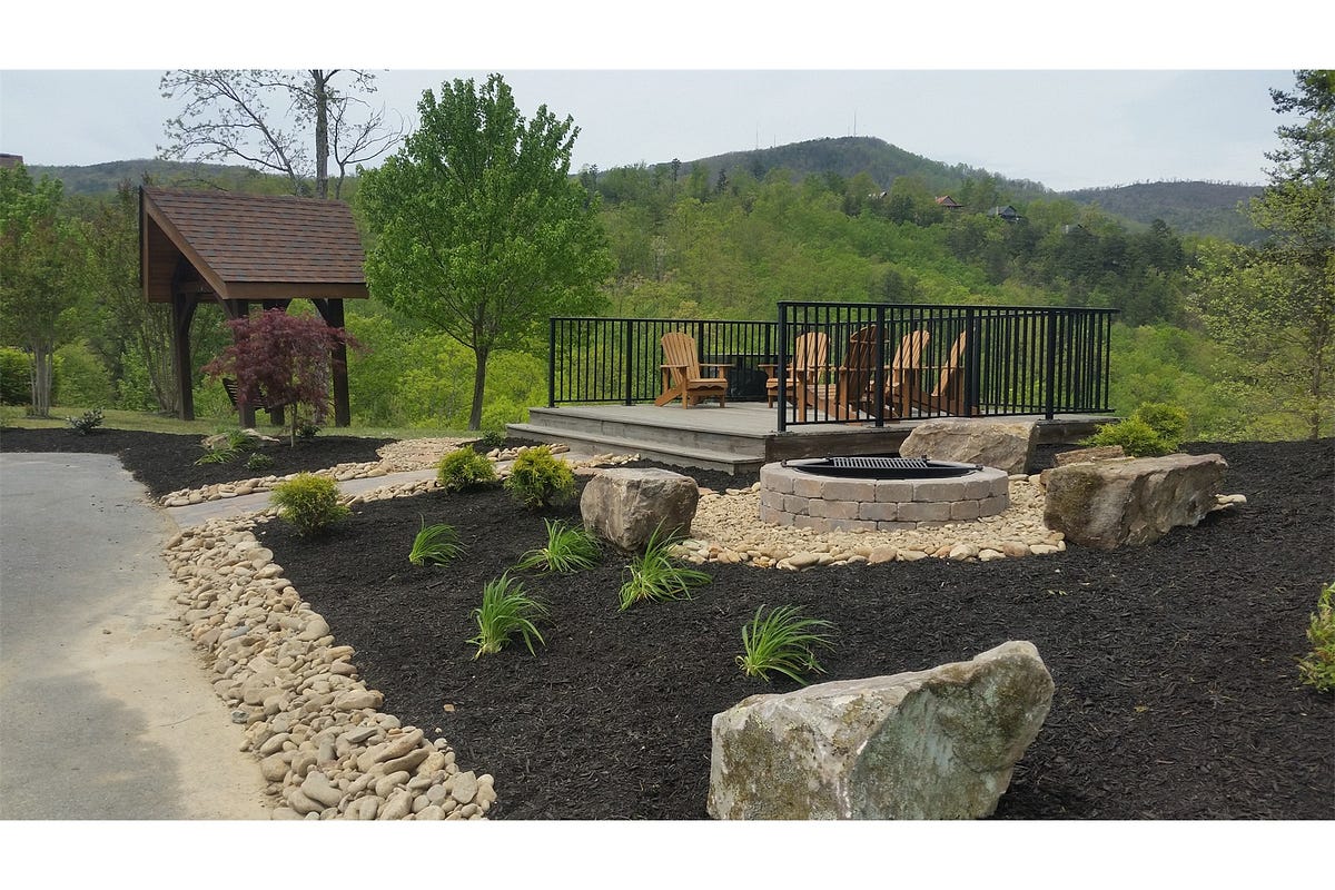 Top 5 Reasons Why You Should Hire a Professional Landscaper for Your ...