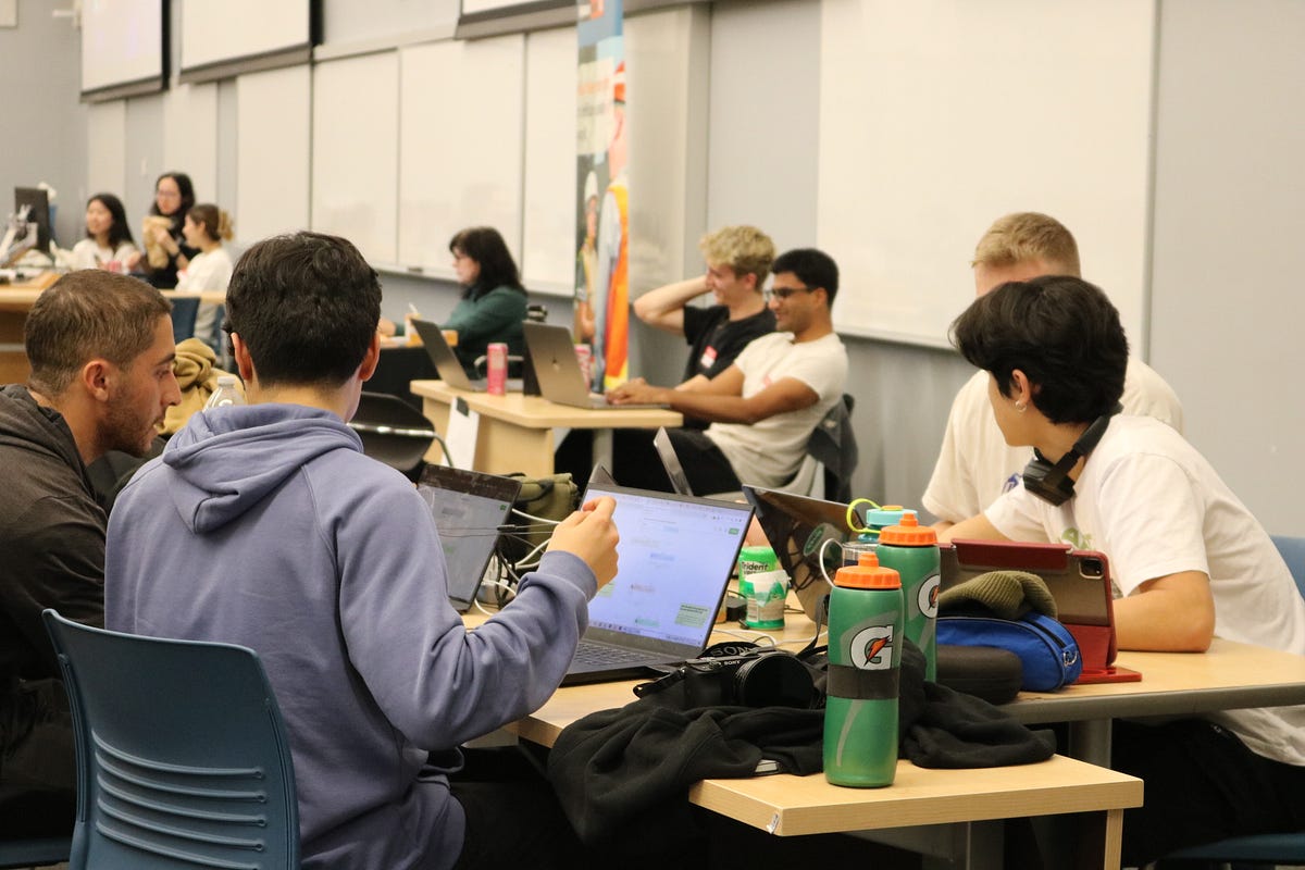Community Spotlight: AgentHub at HackCamp 2023—Sponsor & Winners | by nwPlus | nwPlus | Dec ...