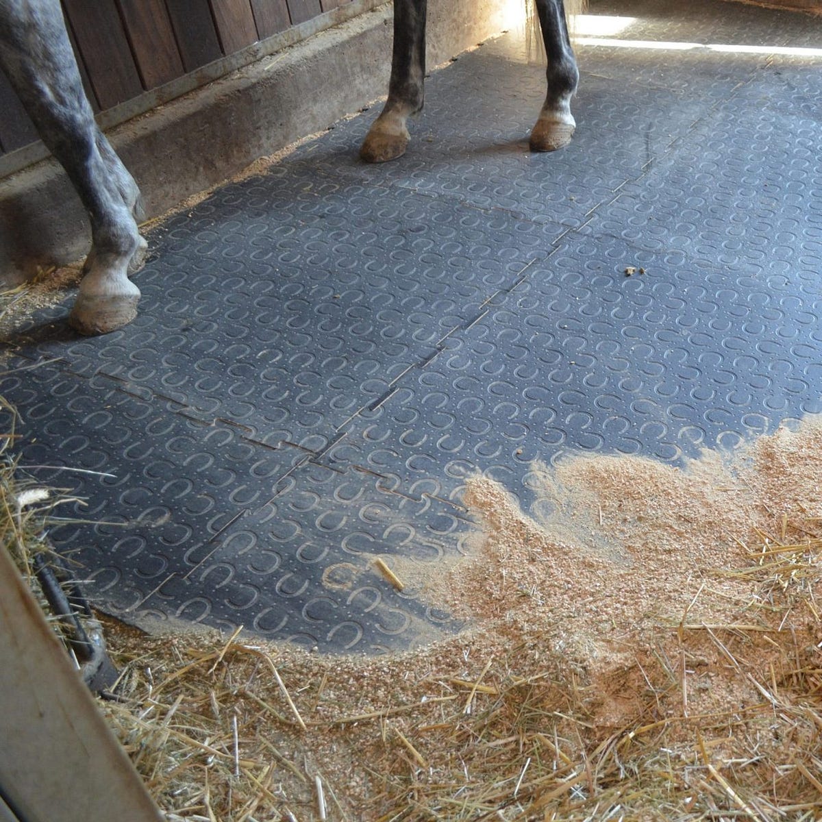 What are the benefits of buying Stable mats? | by Rubber UK | Medium