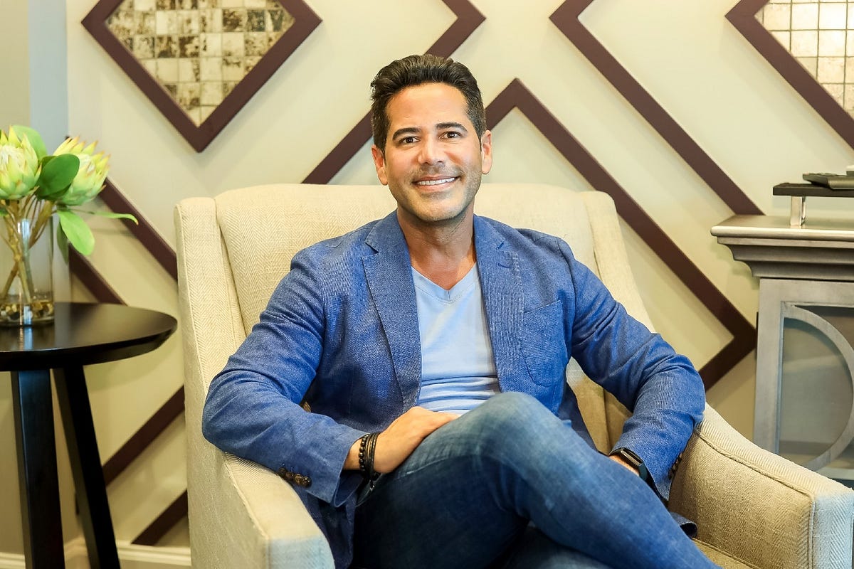 Edwin Miranda Reyes: Transforming Challenges Into Opportunities | by Christian J Botella | Medium