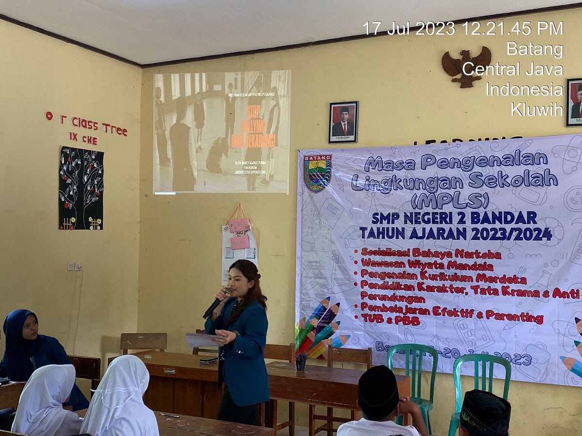 Basmi Bully, Anak Happy! Edukasi Stop Pembullyan pada Anak SMP di Desa ...