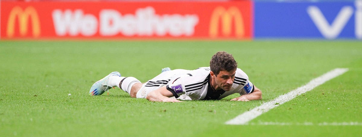 Warum Deutschlands Fußball am Abgrund steht – oder vielleicht schon lange fällt | by Julius ...