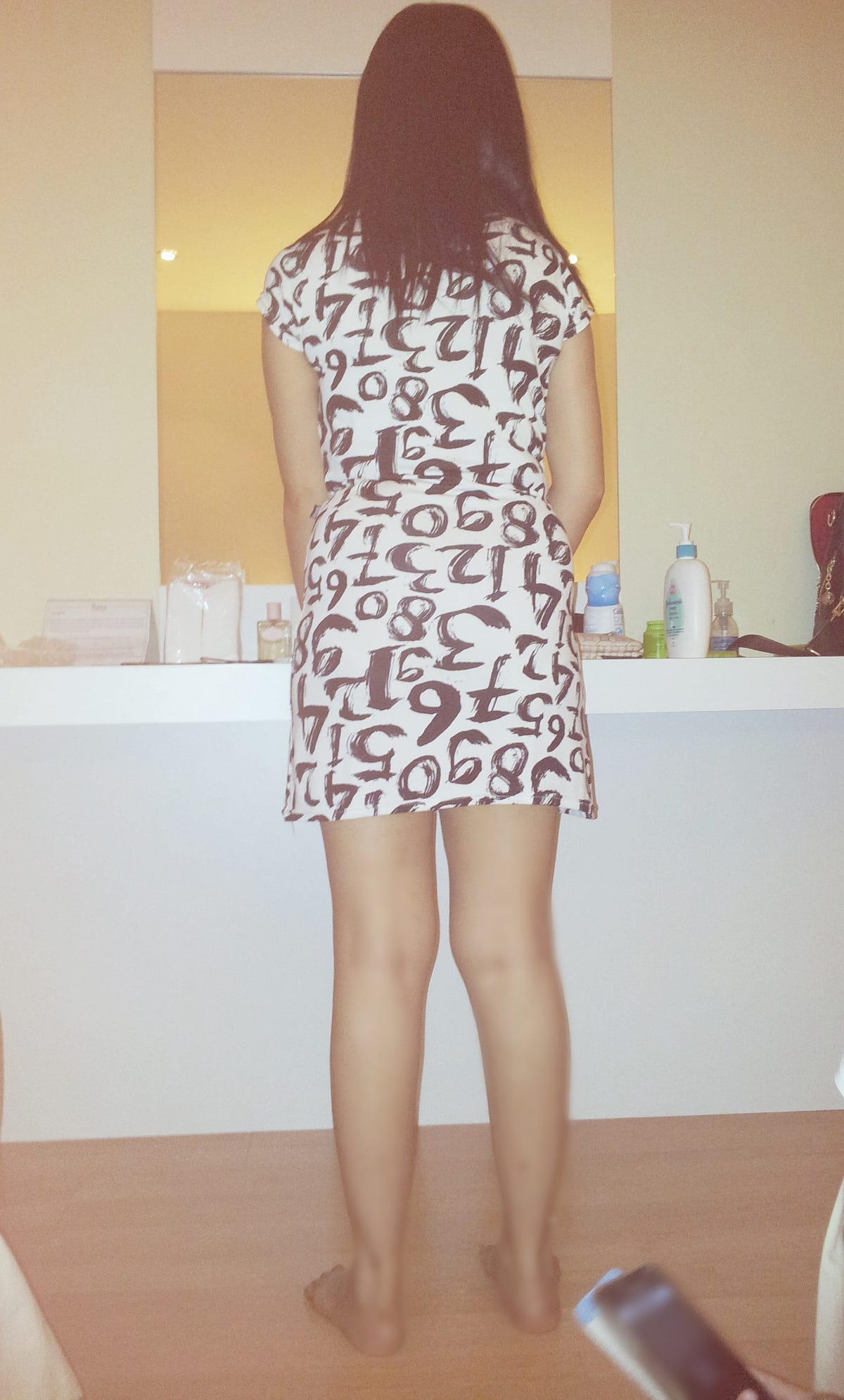 Bude numpang mandi handuk merah ember biru - no bokep - Medium