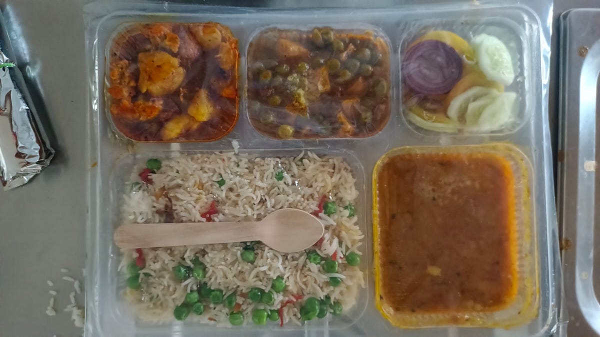 Best Way to Order On Train Food Delivery By RailRecipe | by RailRecipe ...