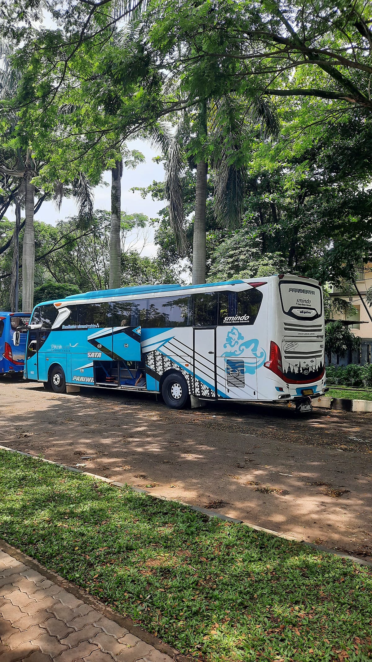 Sewa Bus Pariwisata Depok. Selamat datang di SMINDO Trans… | by ...