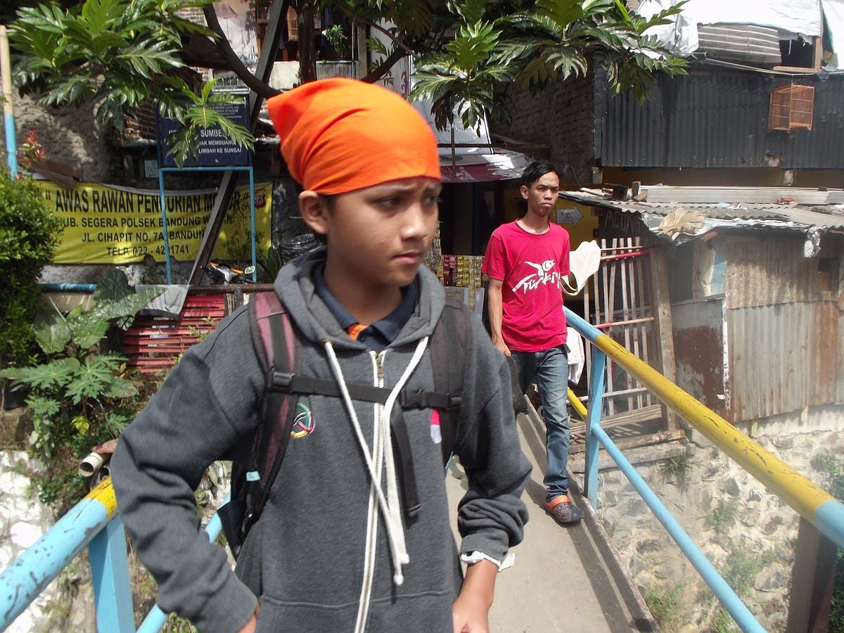 Kacamata Pejalan. Tentang Perjalananku Merasa Bagian dari… | by Rakean ...