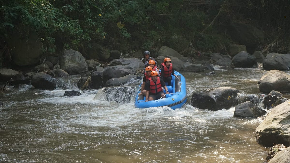 WISATA AIR DI BATU | RAFTING KALIWATU | CALL 0858-4027-8033 Arung Jeram ...