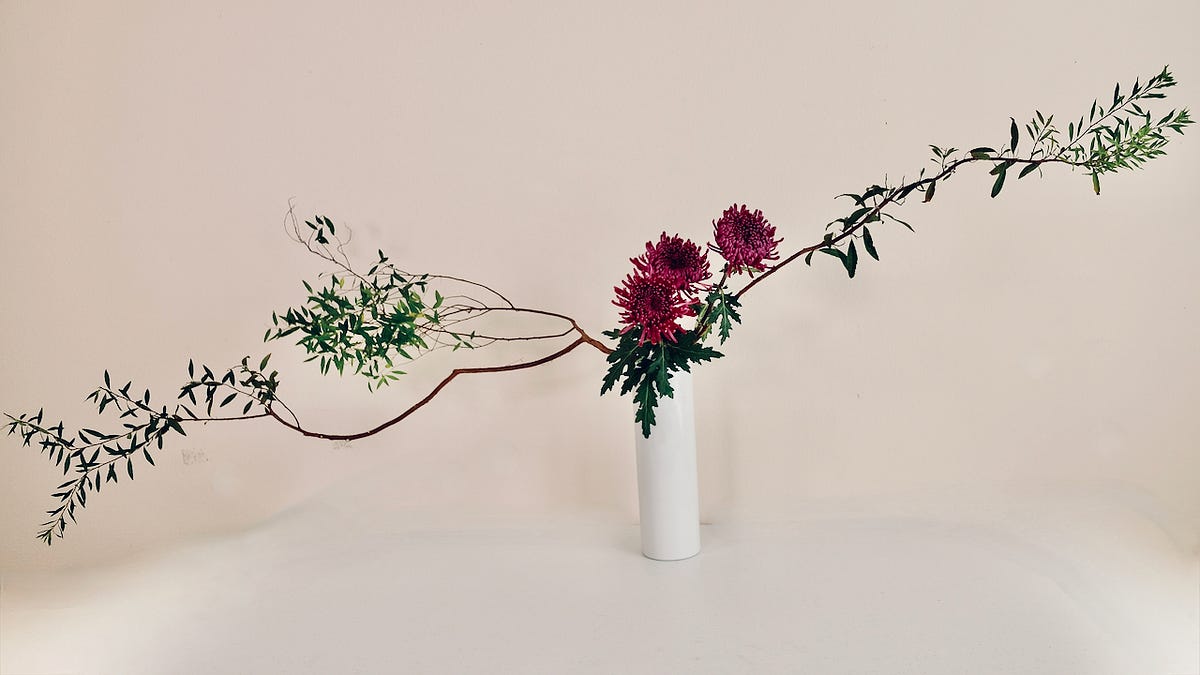 3 Basic Elements of a Beautiful Flower Arrangement | by Akemi Sagawa ...