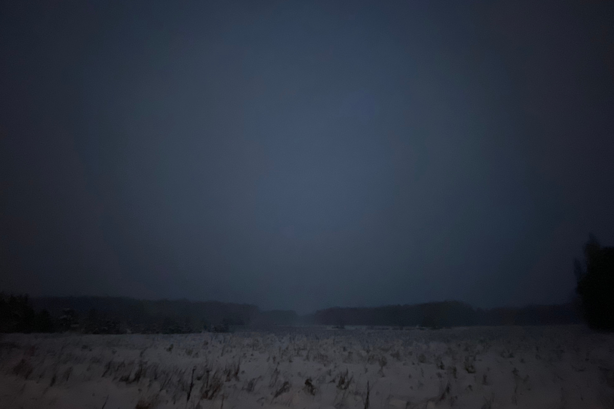 Snow sky | Poem 🎧 | LisaC | Medium