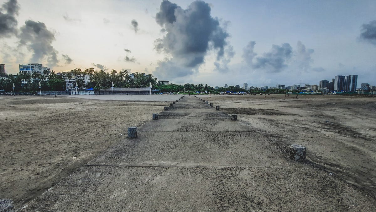 Mumbai, not plain (Cour 1/2) 1/12 — Juhu Koliwada Jetty built in 2016 ...