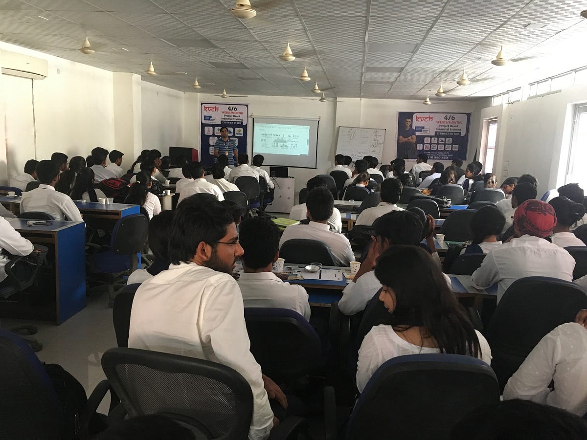 Expert Tips for Choosing the Right Software Training Institute in Delhi ...