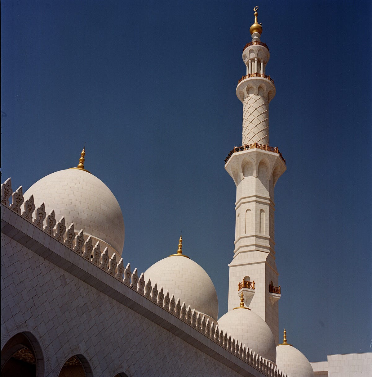 Sheikh Zayed Grand Mosque, Abu Dhabi | by Wayne Holloway | Medium