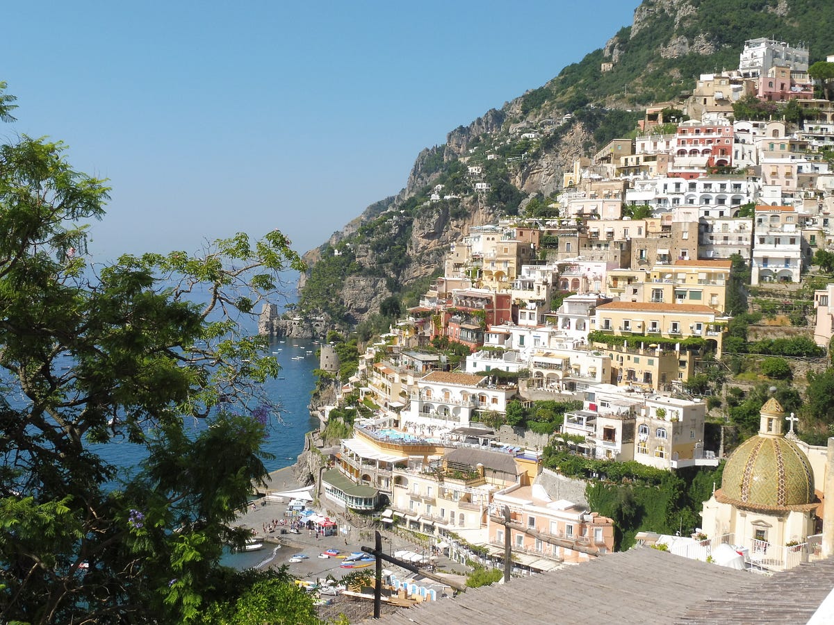 The Beauty of Italy’s Amalfi Coast | by Victoria Hydes | SNAPSHOTS | Medium
