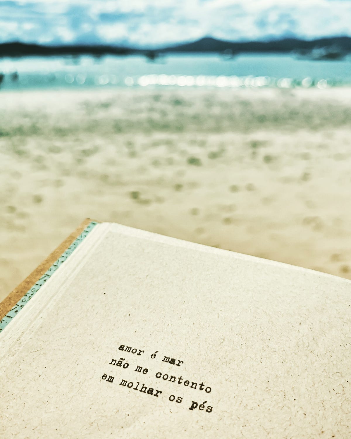 Medo de mar. Era medo de mar o que ela sentia No… | by Luiza Moron | Medium