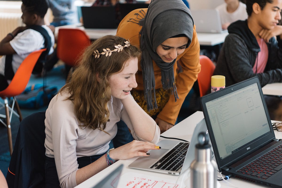Code Like a Girl: Supporting Young Women in the Computer Science ...