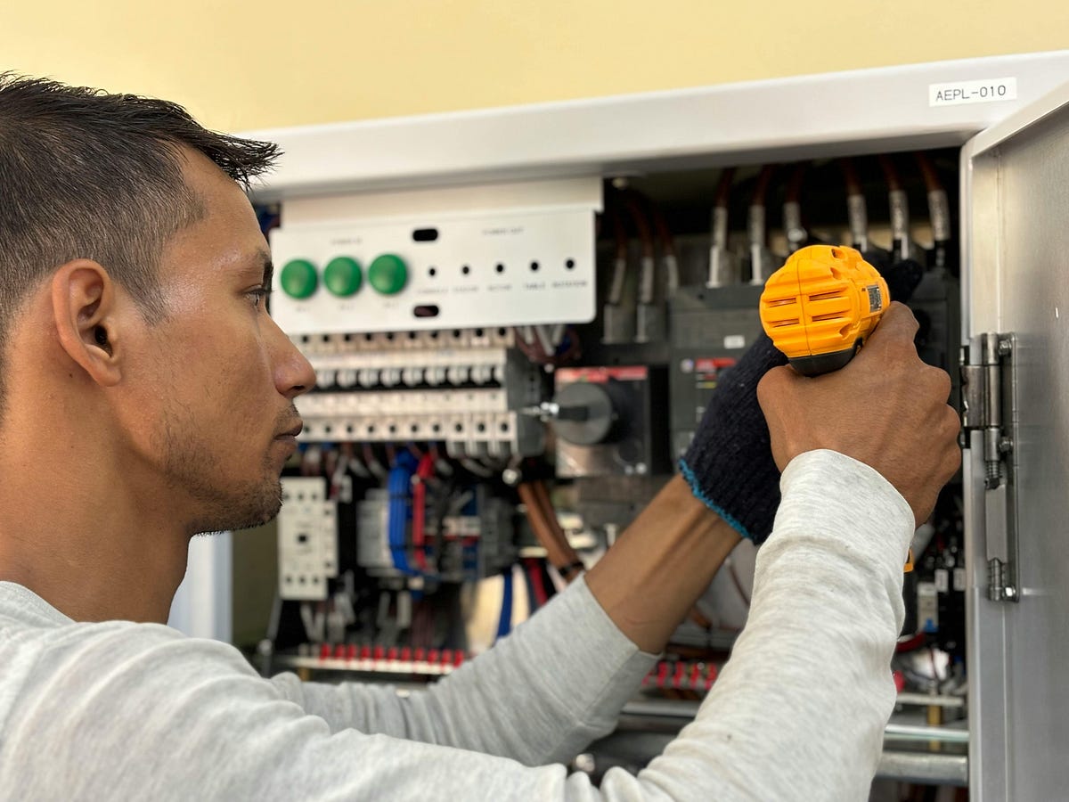 Jeremy Whitworth | Understanding Electrical Systems: Residential vs ...