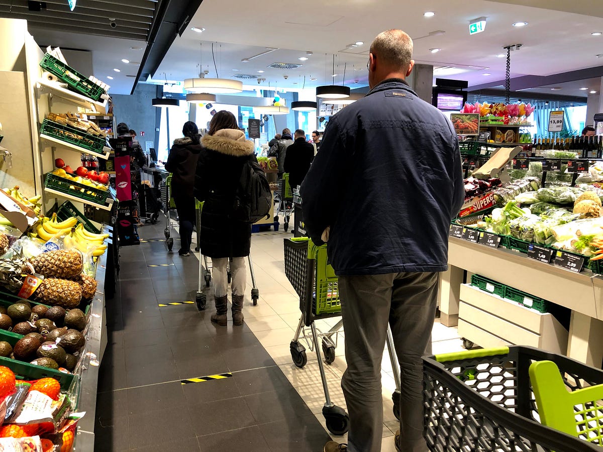 Énigme vivant. A short story | by David Rosson | Short stories | Medium