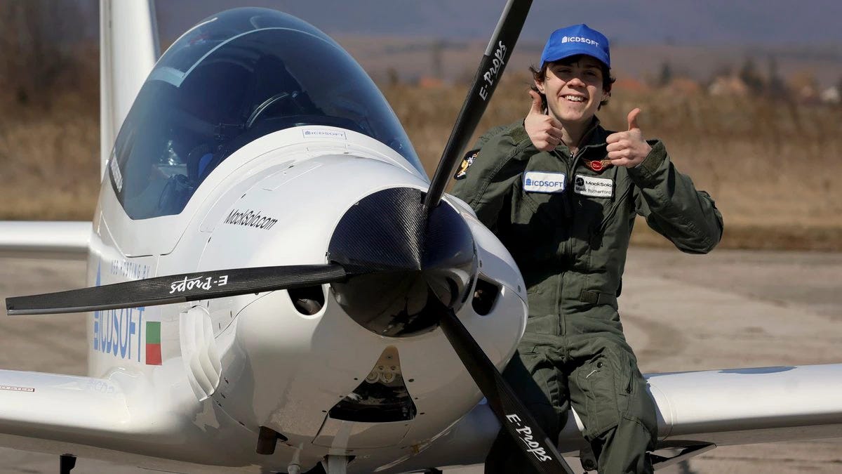 Mack Rutheford, Pilot Termuda yang Terbang Sendirian Keliling Dunia ...
