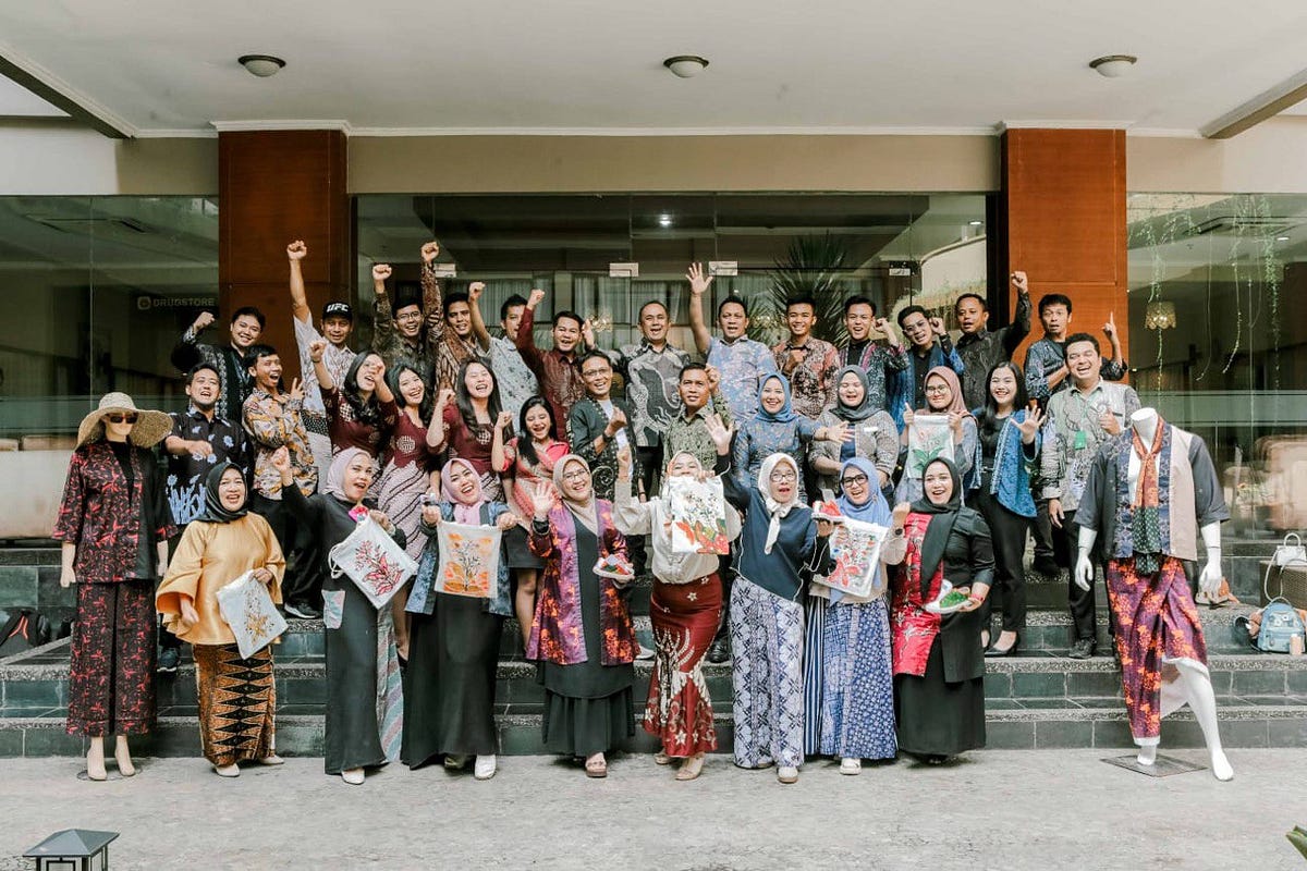 Bazaar and Workshop at Rumah BUMN Soreang: Celebrating National Batik ...